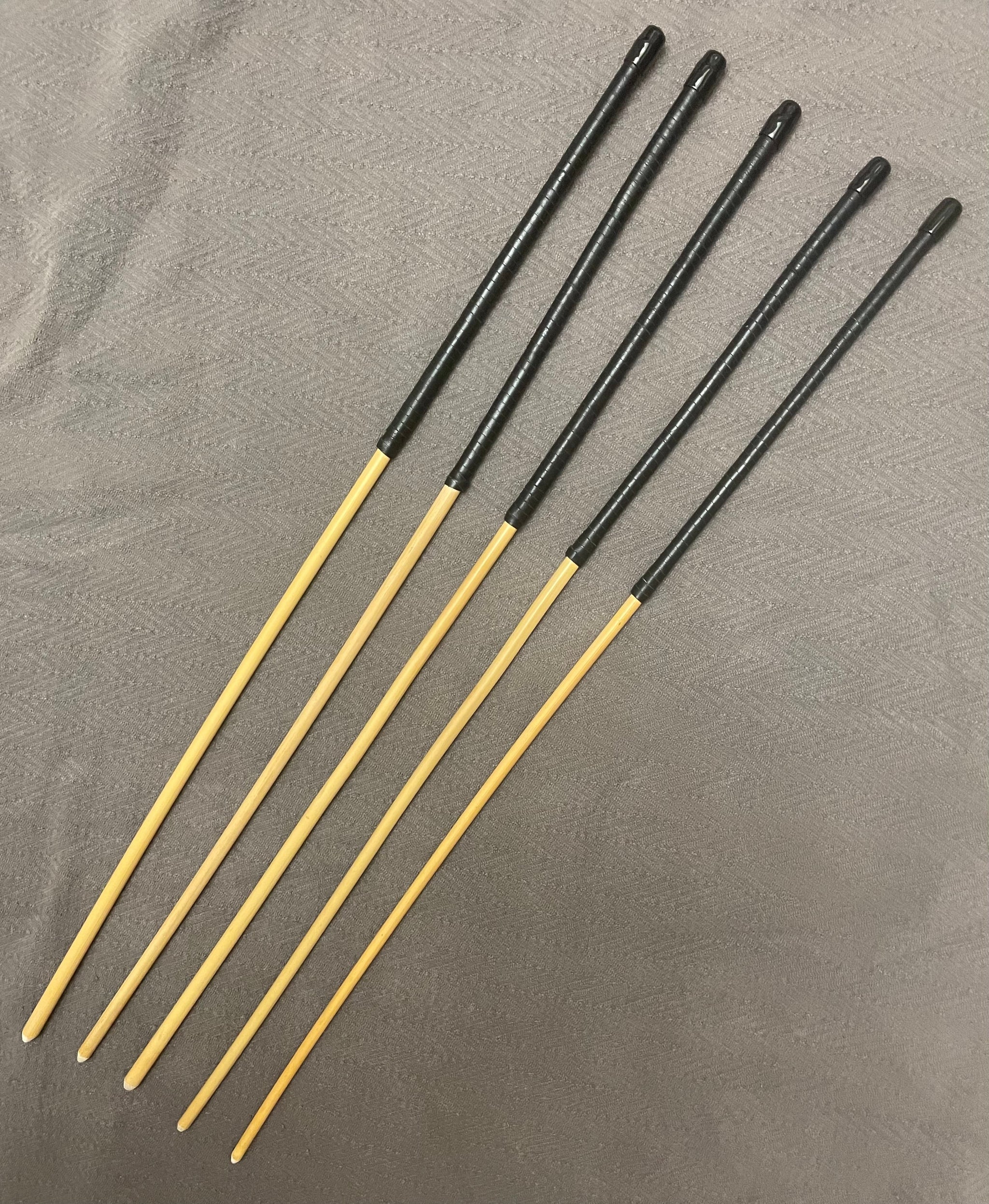 Set of 5 Knotless Dragon Canes 84 cms Black Roo Handles