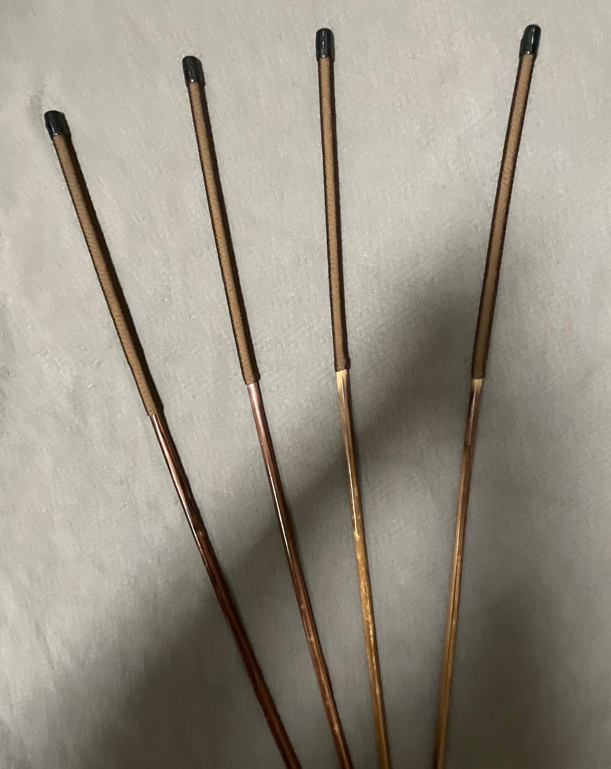 Set of 4 Knotless Smoked Dragon Canes 95 cms Brown Handles